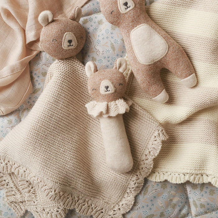 Knitted Baby Rattle - Bear - Avery Row | Veille sur toi