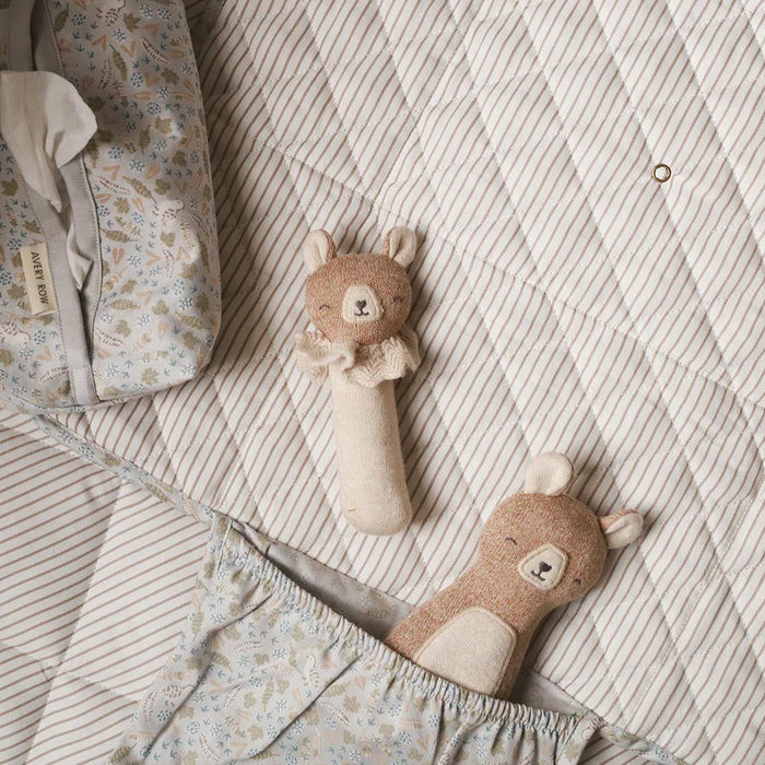 Knitted Baby Rattle - Bear - Avery Row | Veille sur toi